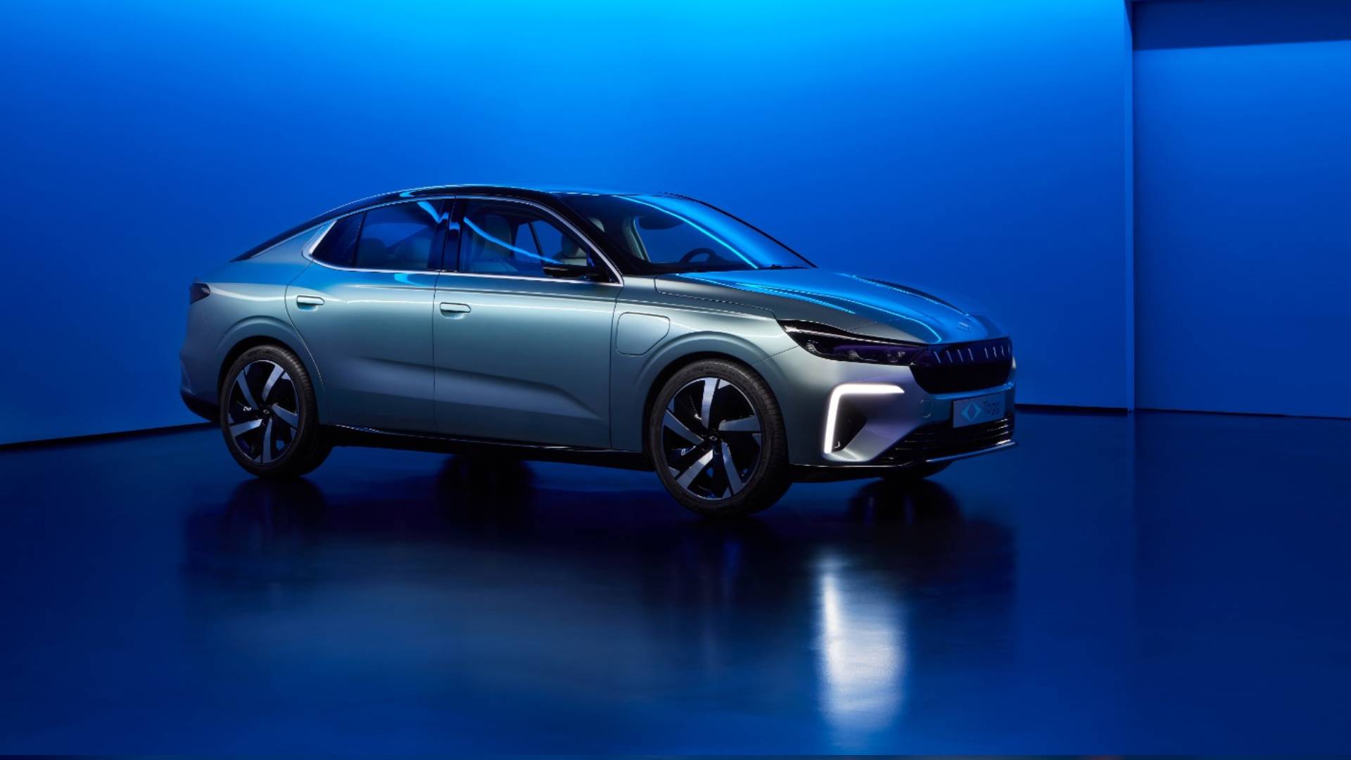 Togg T10F fastback sedan tanıtıldı! - FutureFlow.Life